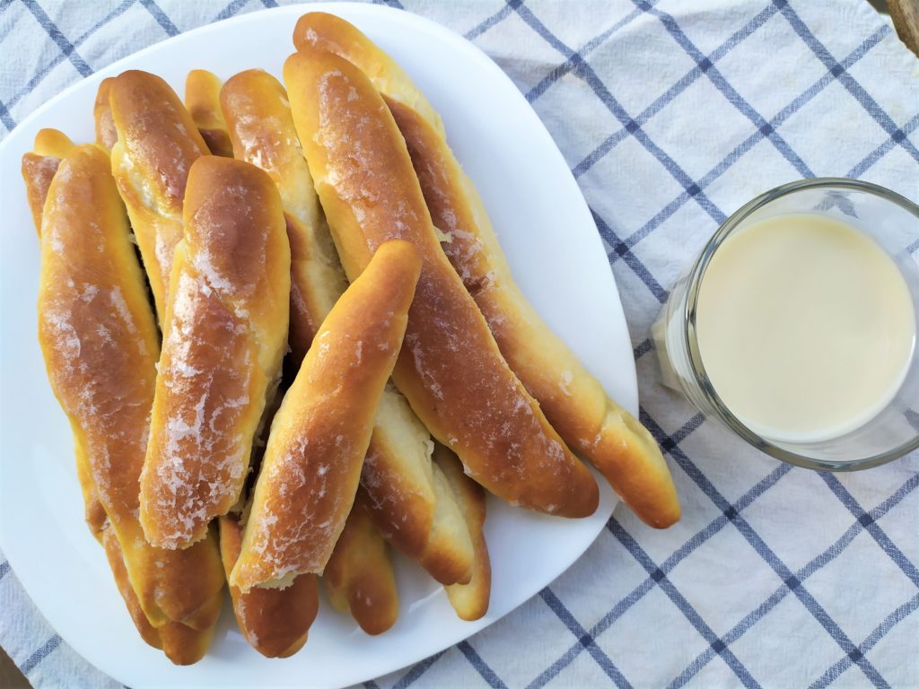 FARTONS VALENCIANOS - WanderFoodie Girl