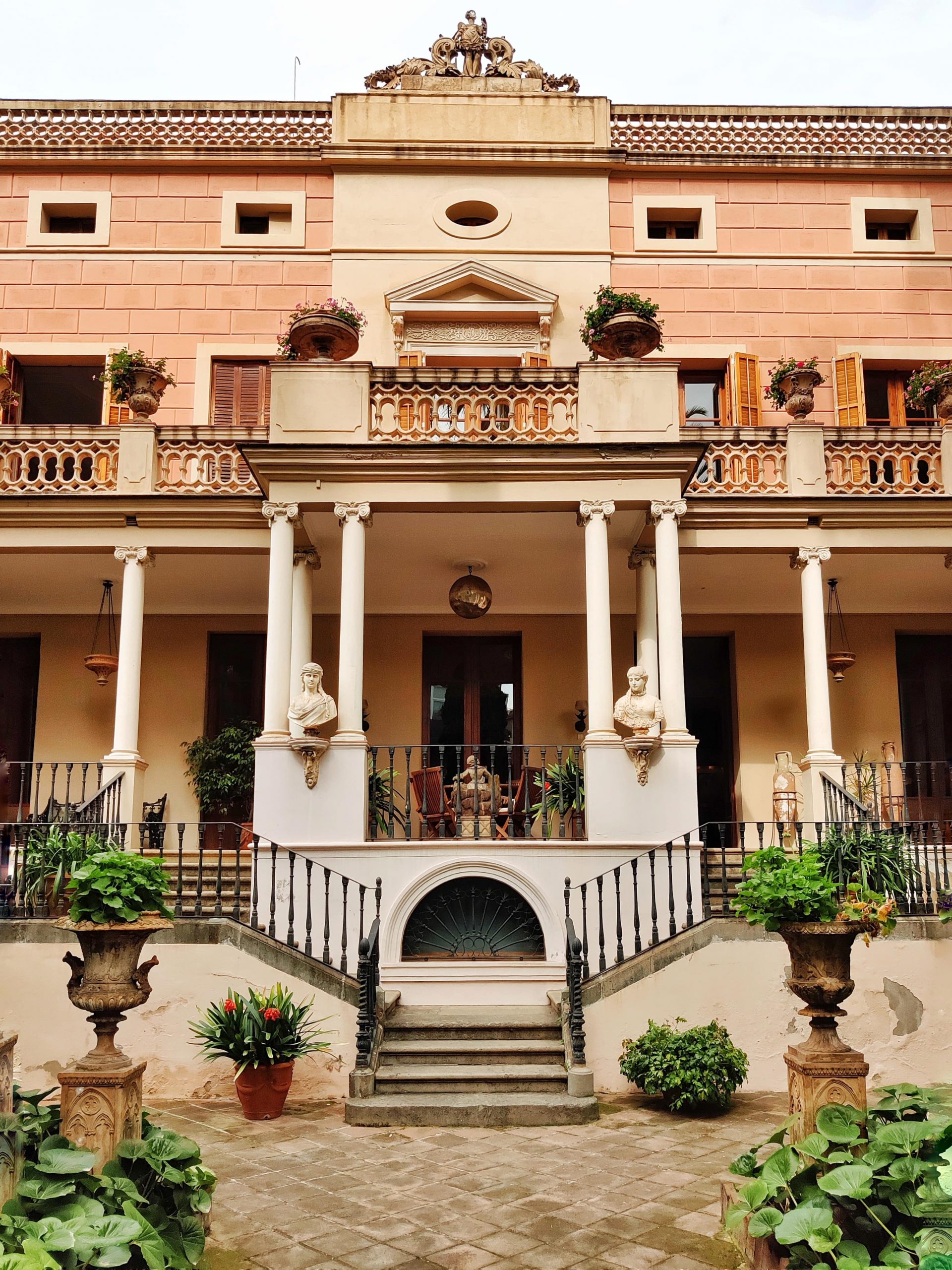 CASA ROCAMORA, UN PALACETE EN BARCELONA - WanderFoodieGirl